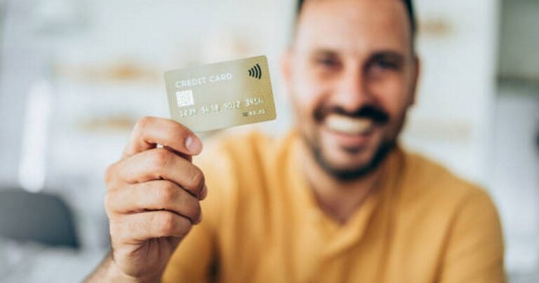 楽天カードとdカードはどっちがお得？12個の項目から徹底比較