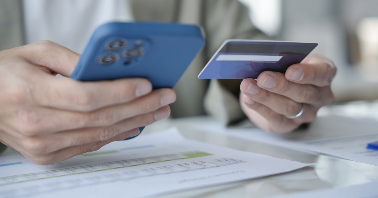 楽天カードとdカードはどっちがお得？12個の項目から徹底比較